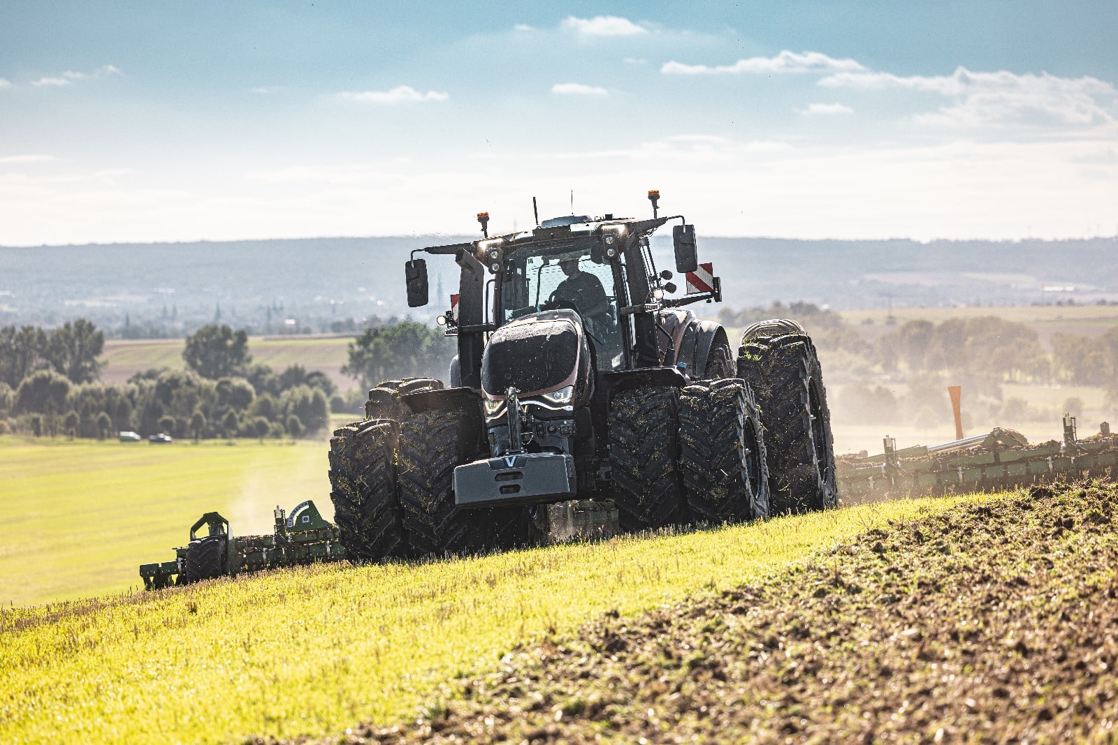 Improved efficiency and sustainability with fully-loaded smart farming ...