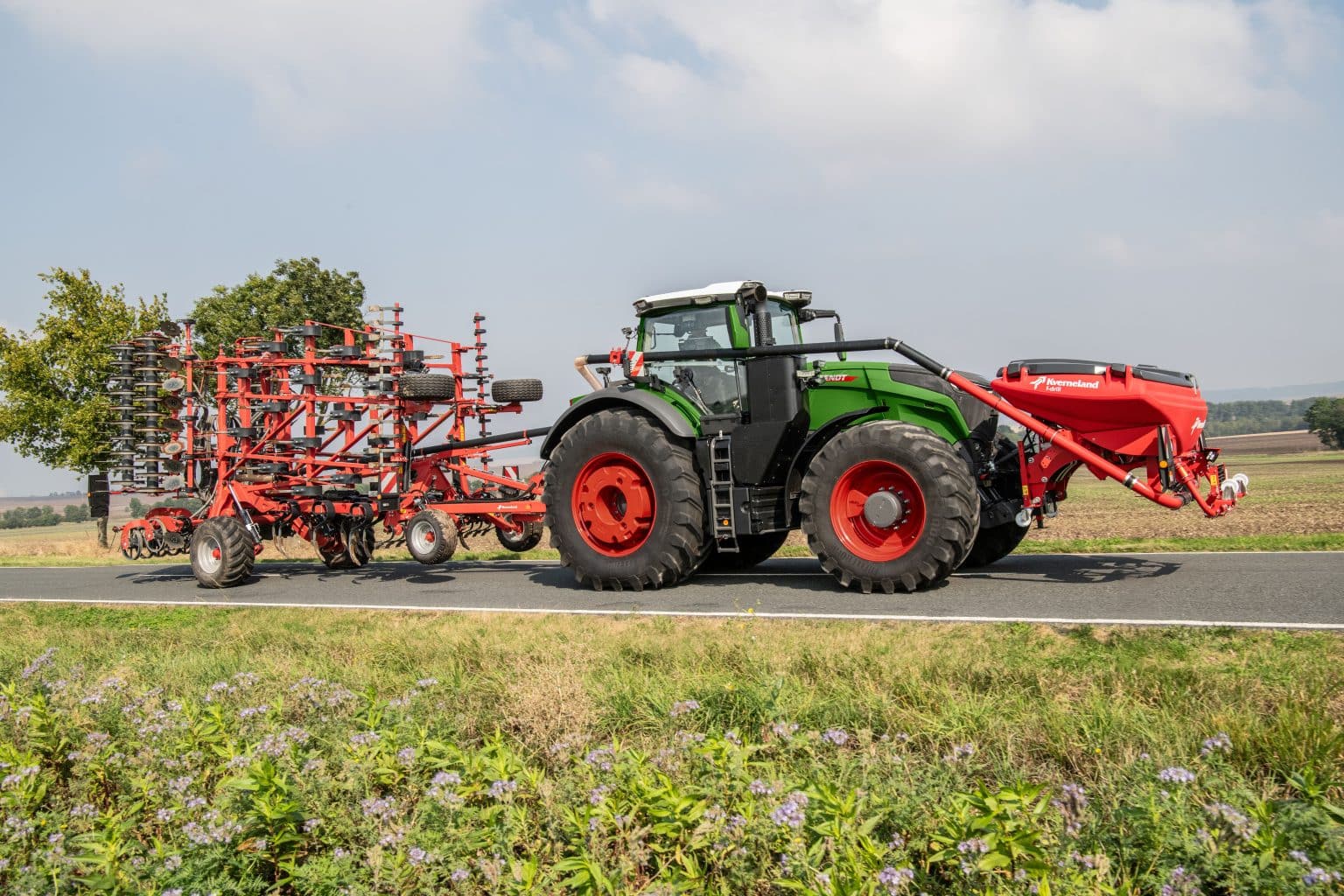 Fendt 1000 Vario Gen4 – More Output, More Usability, More Light