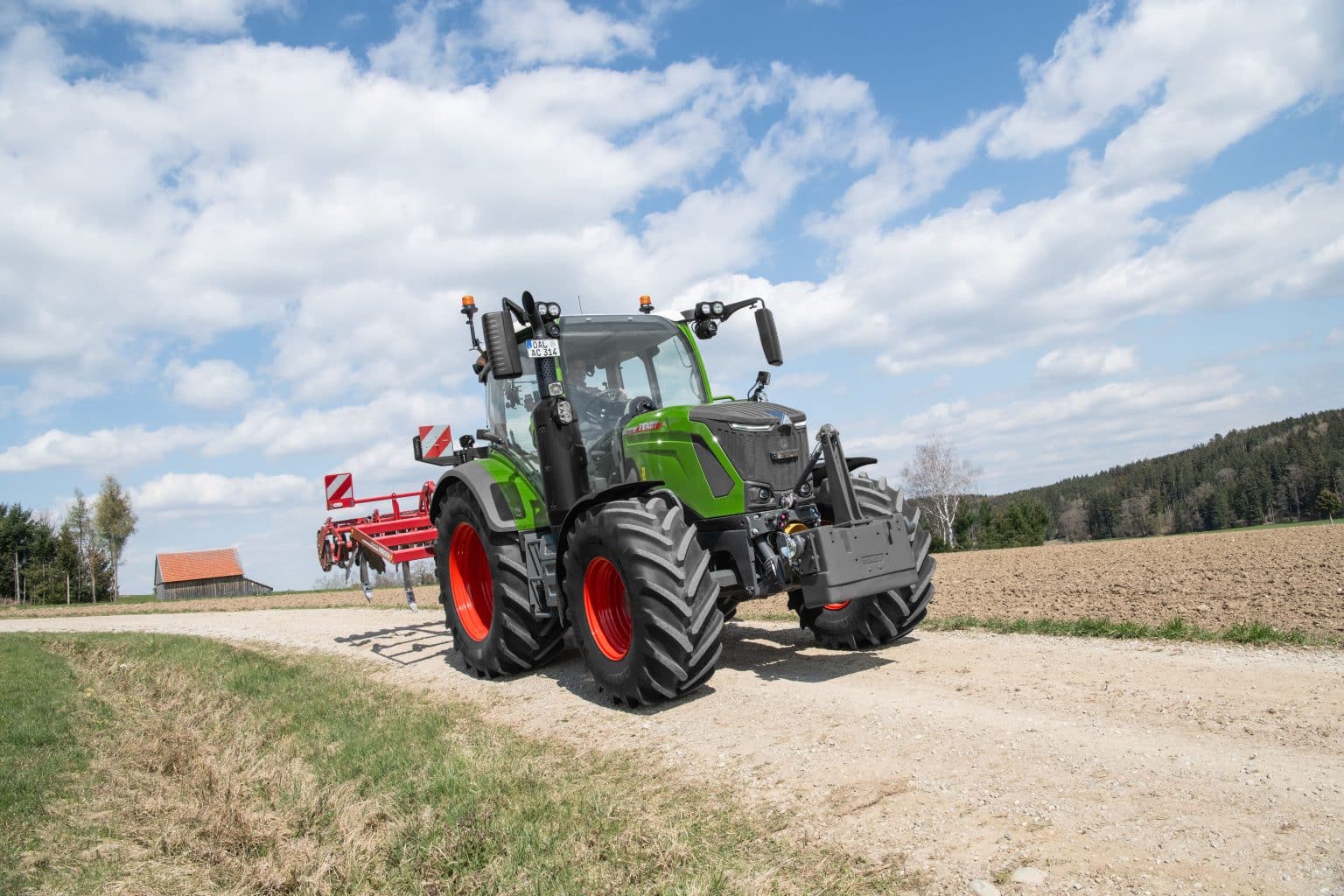 The Fendt 500 is an ideal choice for farms looking for a professional ...
