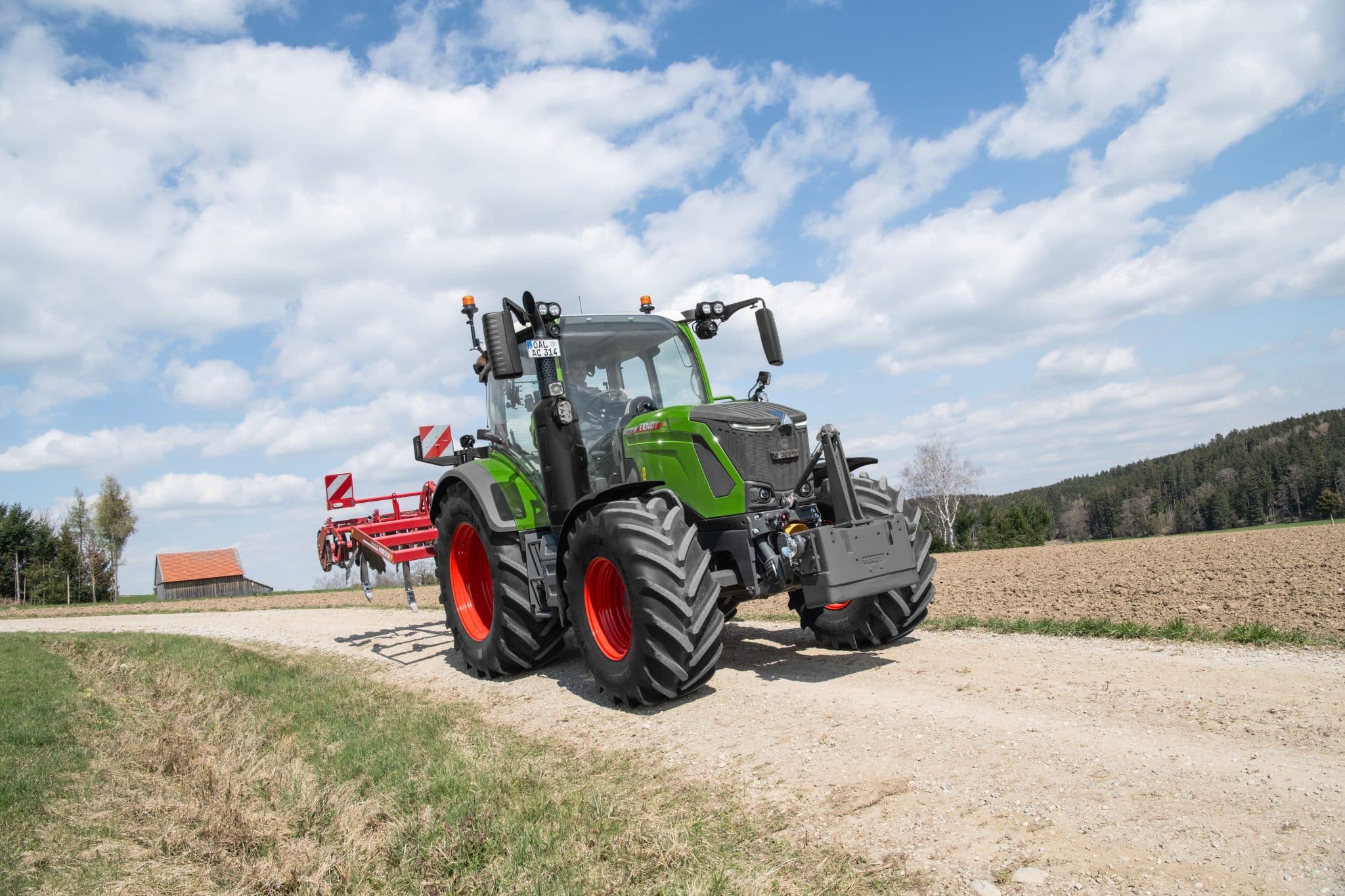 Fendt 300 Vario Gen5 – More Than Just a Tractor