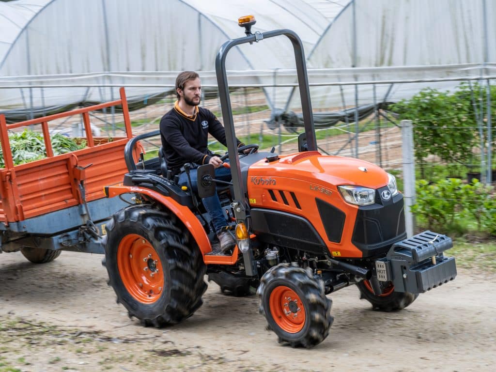 Kubota LX Series Compact Tractor & Trailer Working